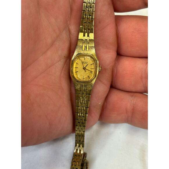 Seiko | Accessories | Vintage Seiko 5425279 Gold Tone Womens Watch New Battery | Poshmark